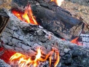 How hot is a wood fire? Everything you need to know
