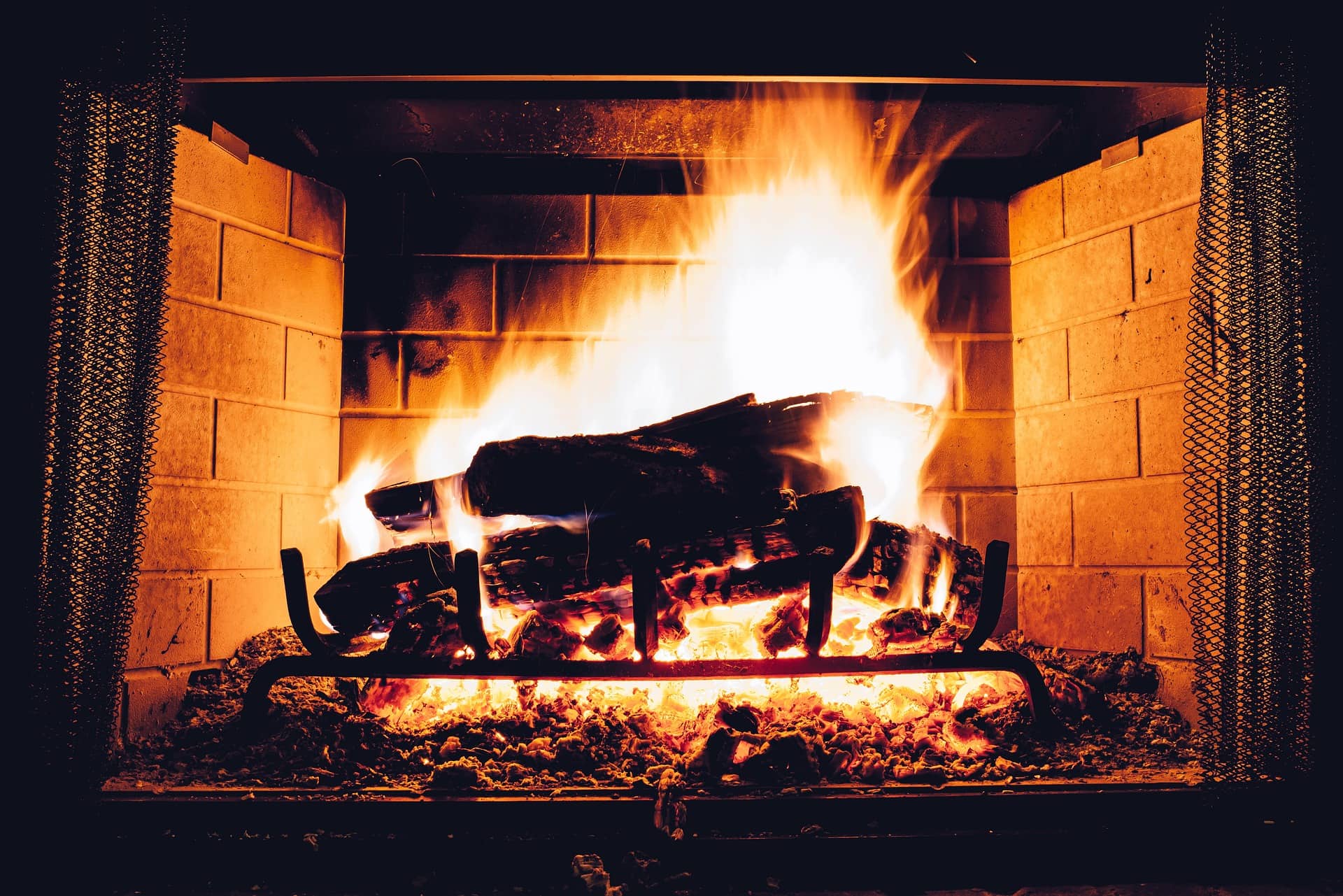 Learn how hot does a fireplace get to prevent fire hazard