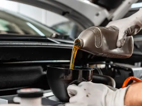Is motor oil flammable? Find out safetest way to handle motor oil