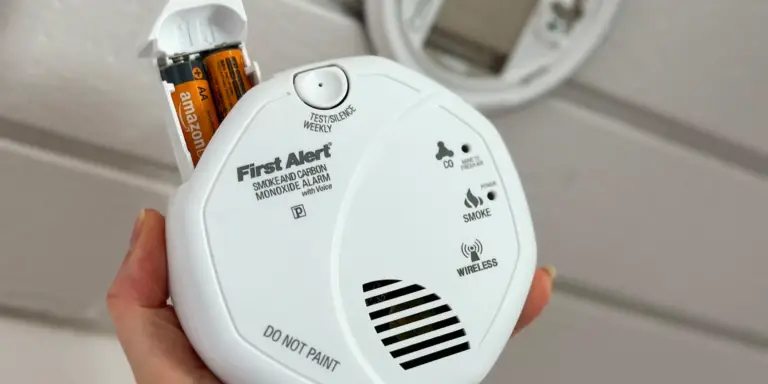 Blinking Green Light On First Alert Smoke Detector: Is It Serious ...